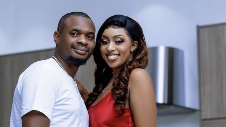 Amber Ray announces that she is expecting a baby with lover