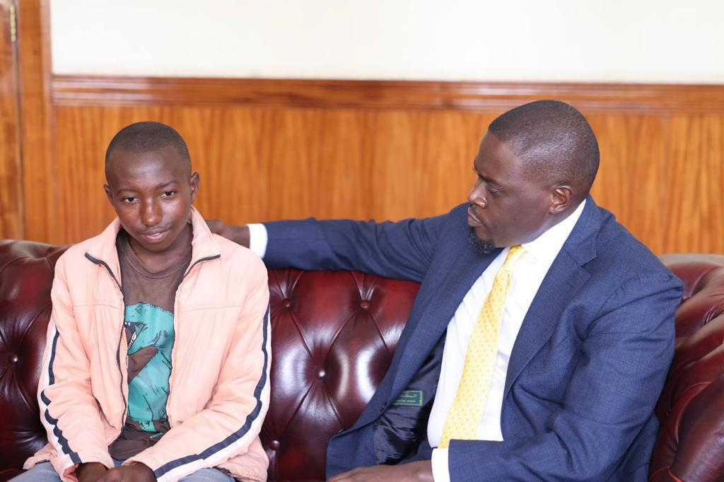 Governor Sakaja seeks justice for young Burundian hawker