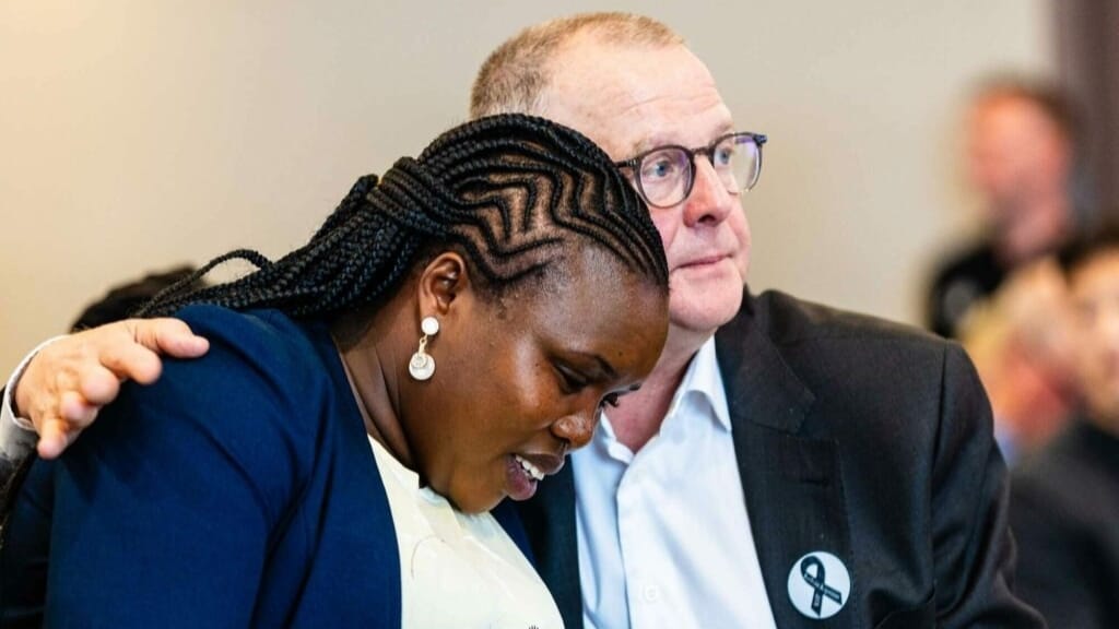 Kelvin Kiptum's widow breaks down at Rotterdam Marathon